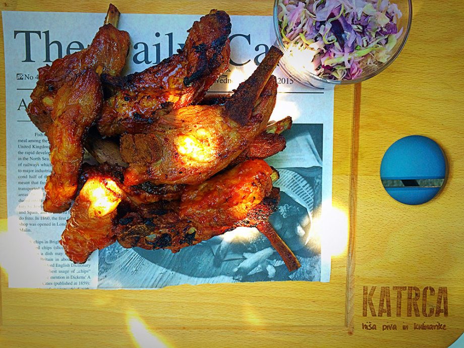Katrca Hiša Piva in Kulinarike rebrca / spare ribs