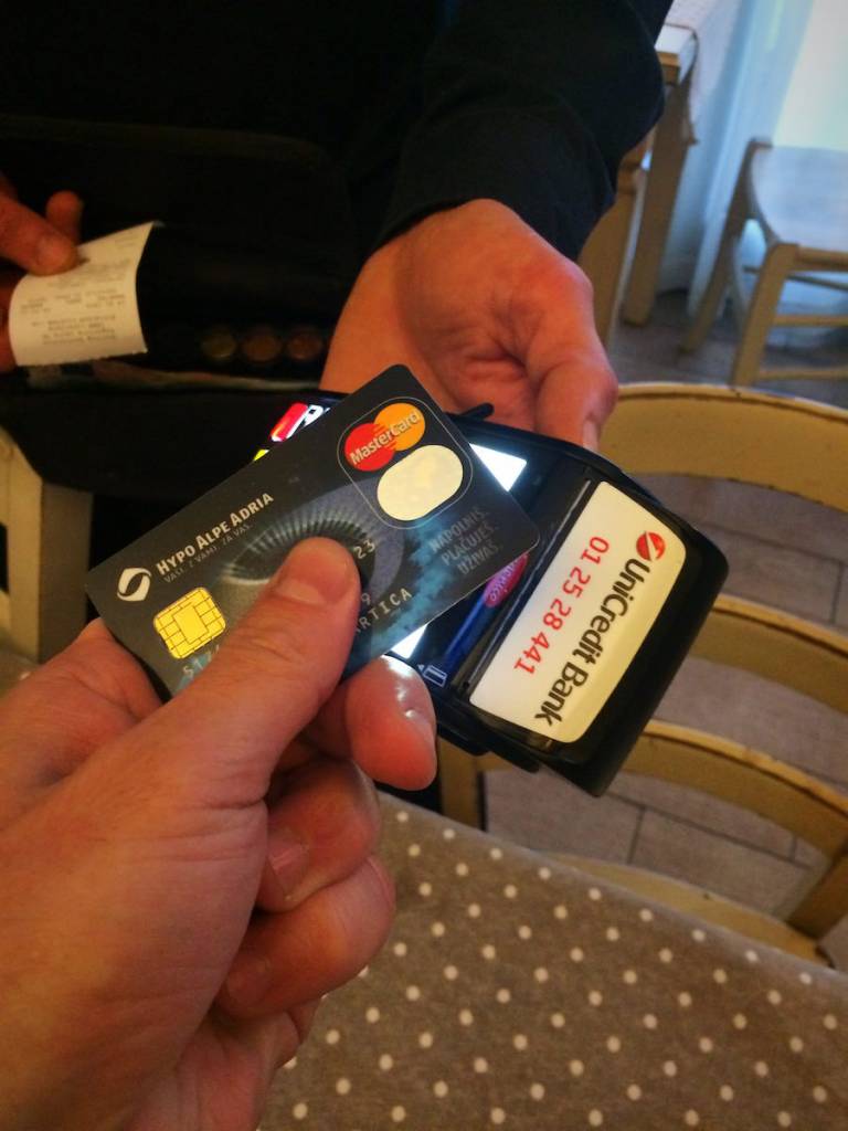 Mastercard NFC kartica / preprostost plačevanja