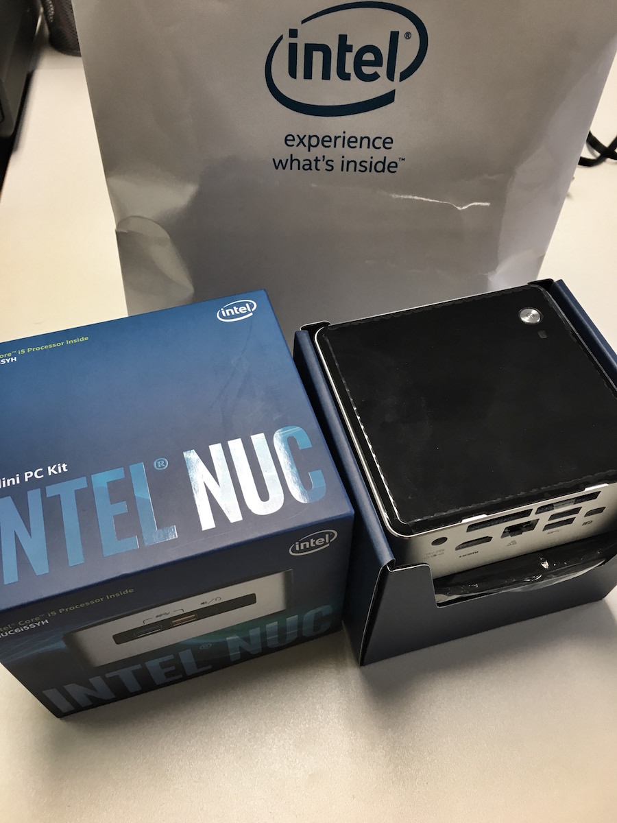 Intel NUC NUC6i5SYH in monitor LG 27UD68-W 4K IPS / test